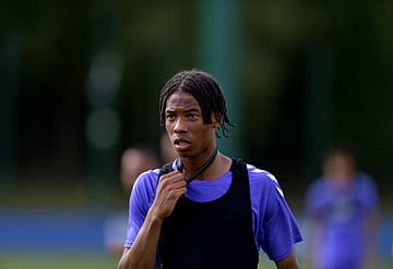 Everton ace Gray reacts controversially to Samuels-Smith Chelsea transfer