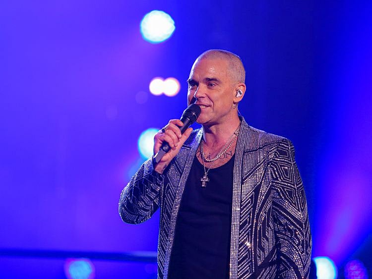 “ROBBIE WILLIAMS WENT FULL CHAOS IN DUBAI!” Mid-show at The Pointe, the ...