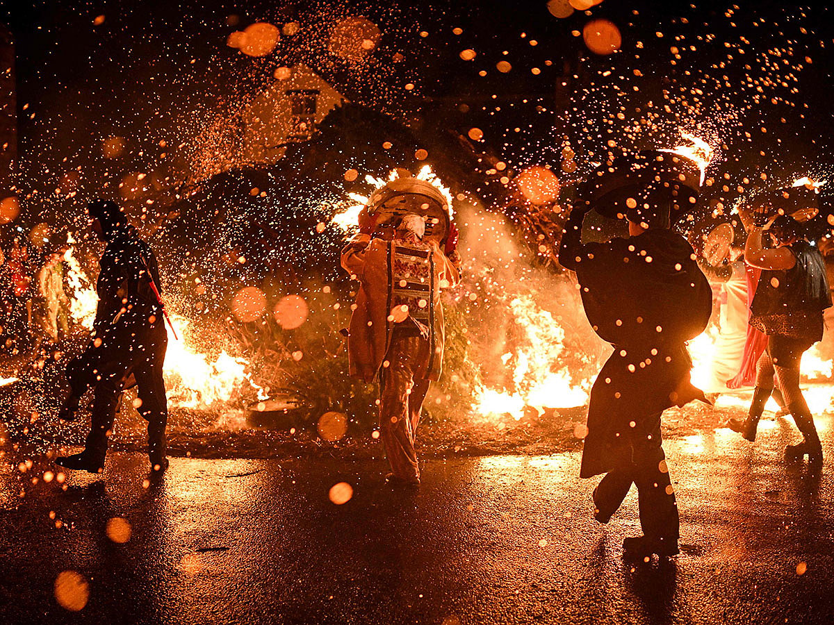 Playing with fire: Allendale's fiery Tar Barrel Festival rings in the ...