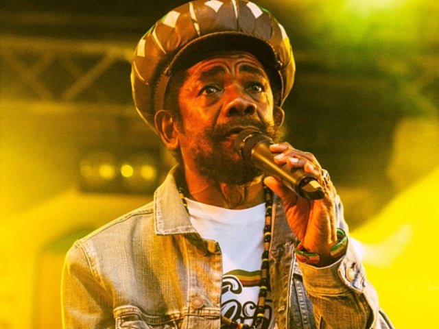 Cocoa Tea: Veteran Jamaican singer and songwriter dies at 65