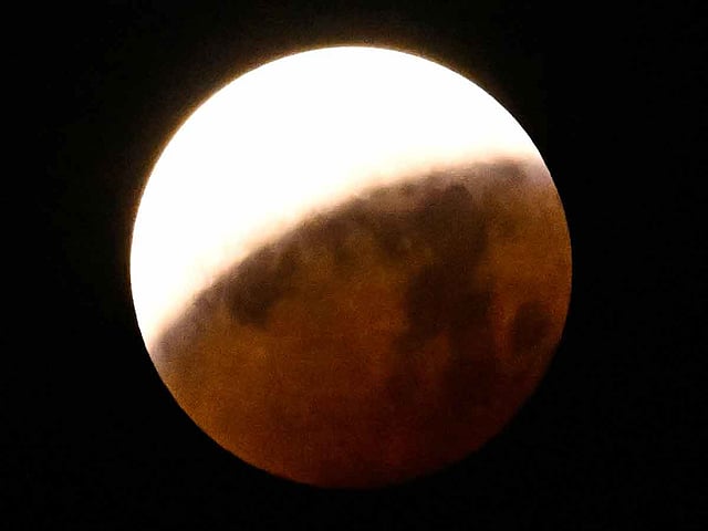 Total lunar eclipse 2025: Stunning Blood Moon dazzles skywatchers ...