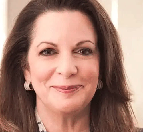 Denied Applebee’s CEO role, Julia Stewart bought the chain and fired ...
