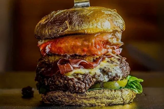 Spanish restaurant unveils world’s most expensive burger priced at $11,000