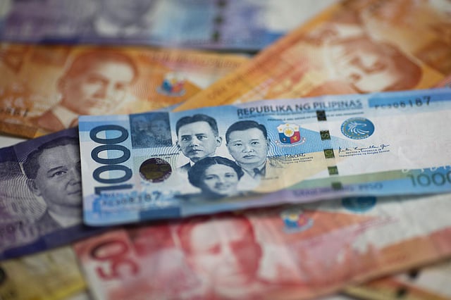 Year-end bonus: Philippine gov’t employees to get early Christmas bonus ...