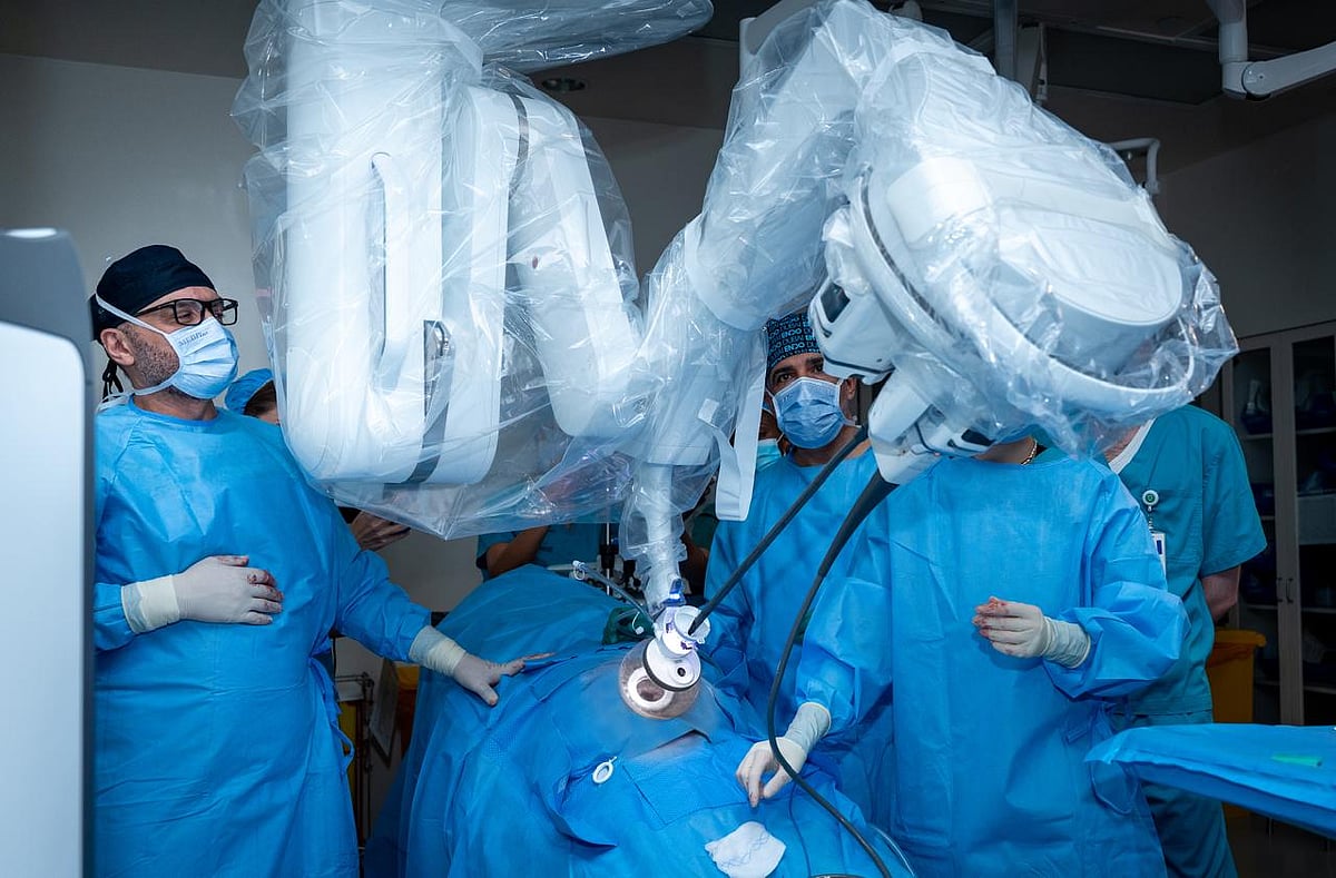 American Hospital Dubai performs Middle East’s first da Vinci SP surgery