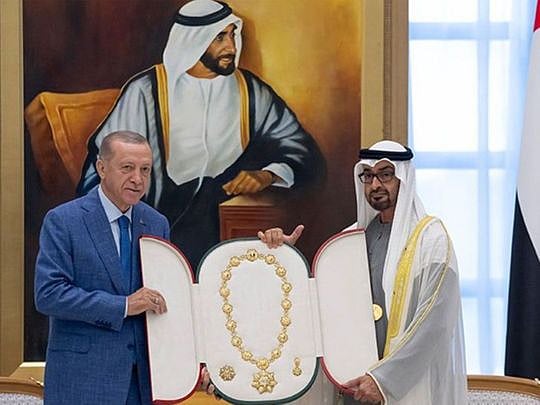 UAE President Sheikh Mohamed presents Order of Zayed to Turkish ...