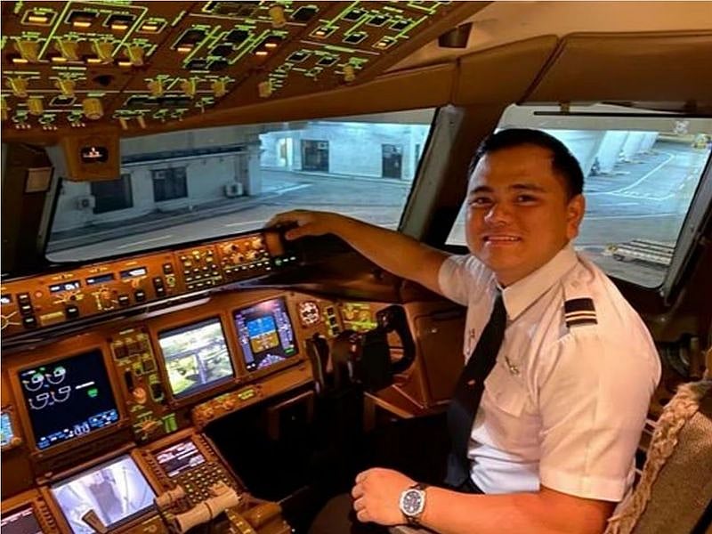 Philippine Airlines Pilot Philippine Airlines To Cut 22 Aircraft: