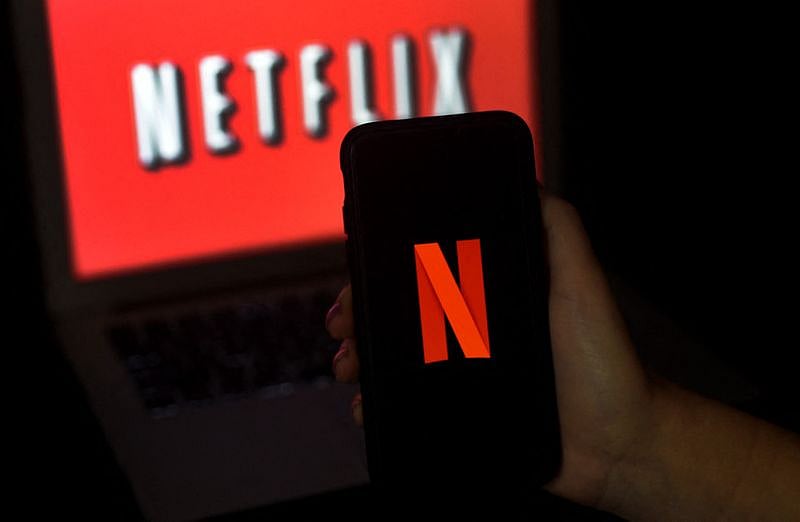 Netflix Names Jay Hoag Board Chairman as Co‑Founder Reed Hastings Departs
