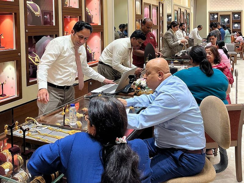 From record to record: UAE gold hits new all-time high, tracking global ...