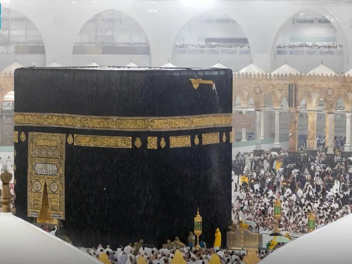 Watch: Pilgrims pray amid heavy rainfall in Mecca, Saudi Arabia