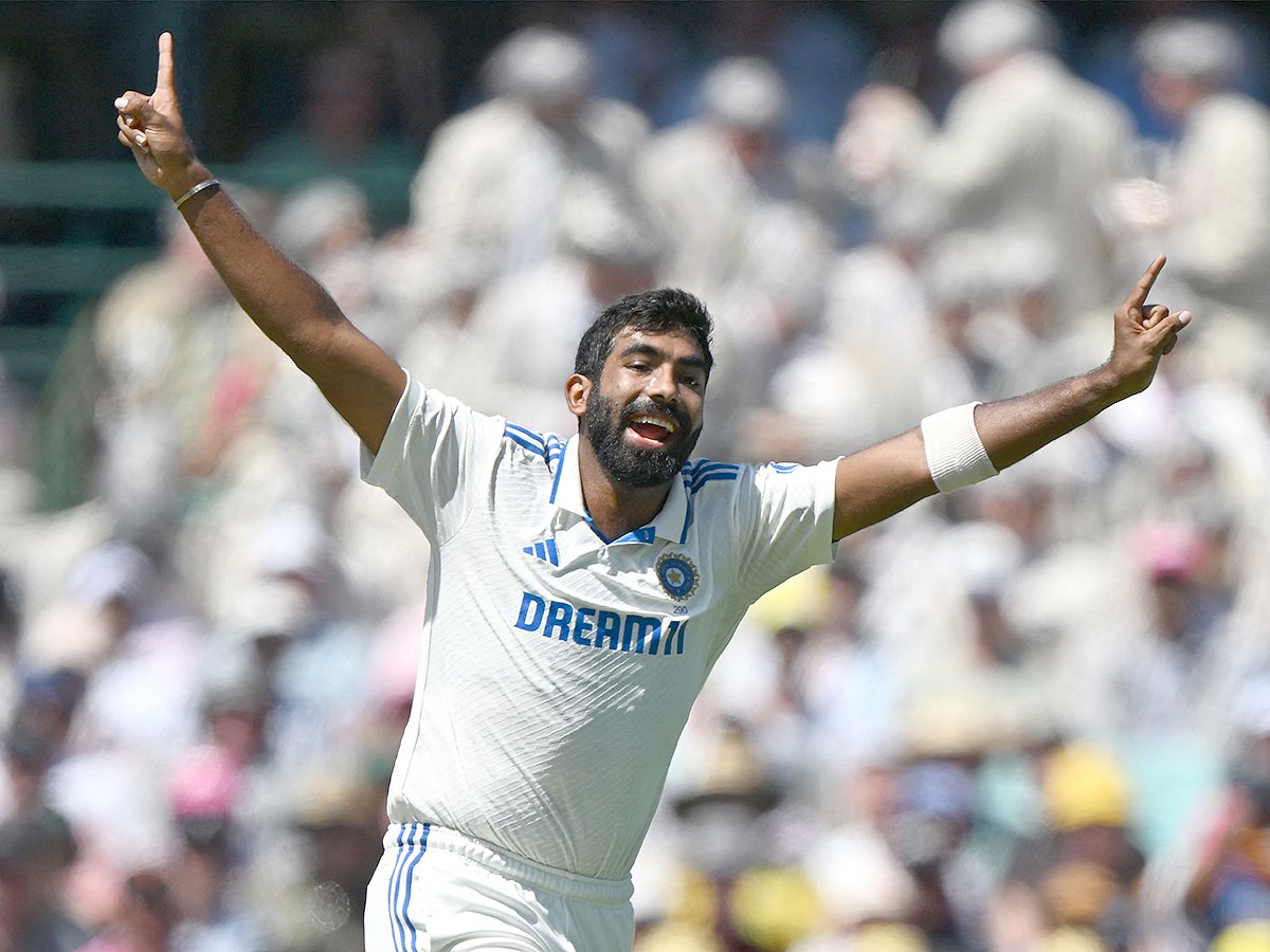 India's Jasprit Bumrah leaves SCG with possible injury in decisive Test