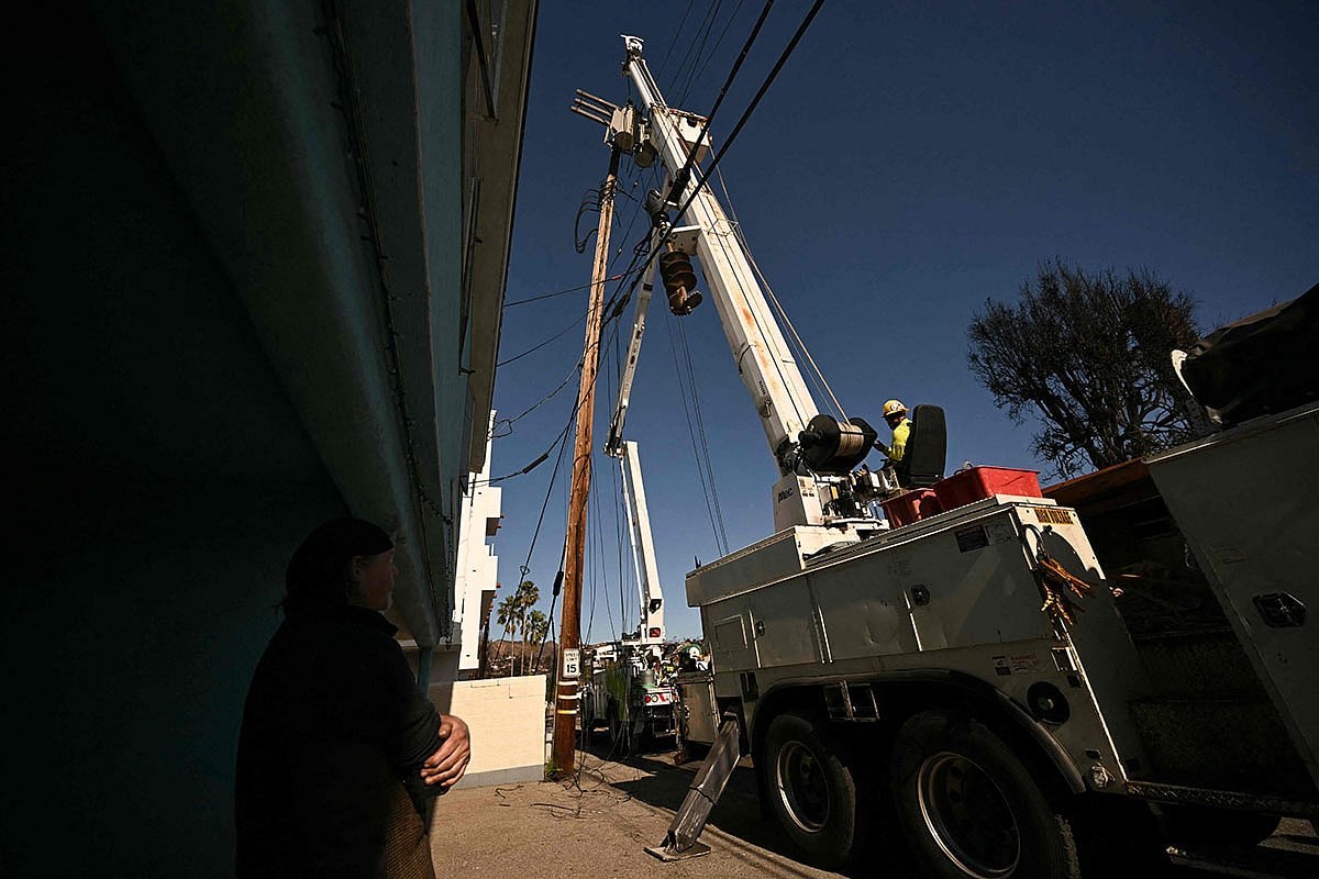 'Stubborn' janitor camps out amid rubble of Los Angeles fires