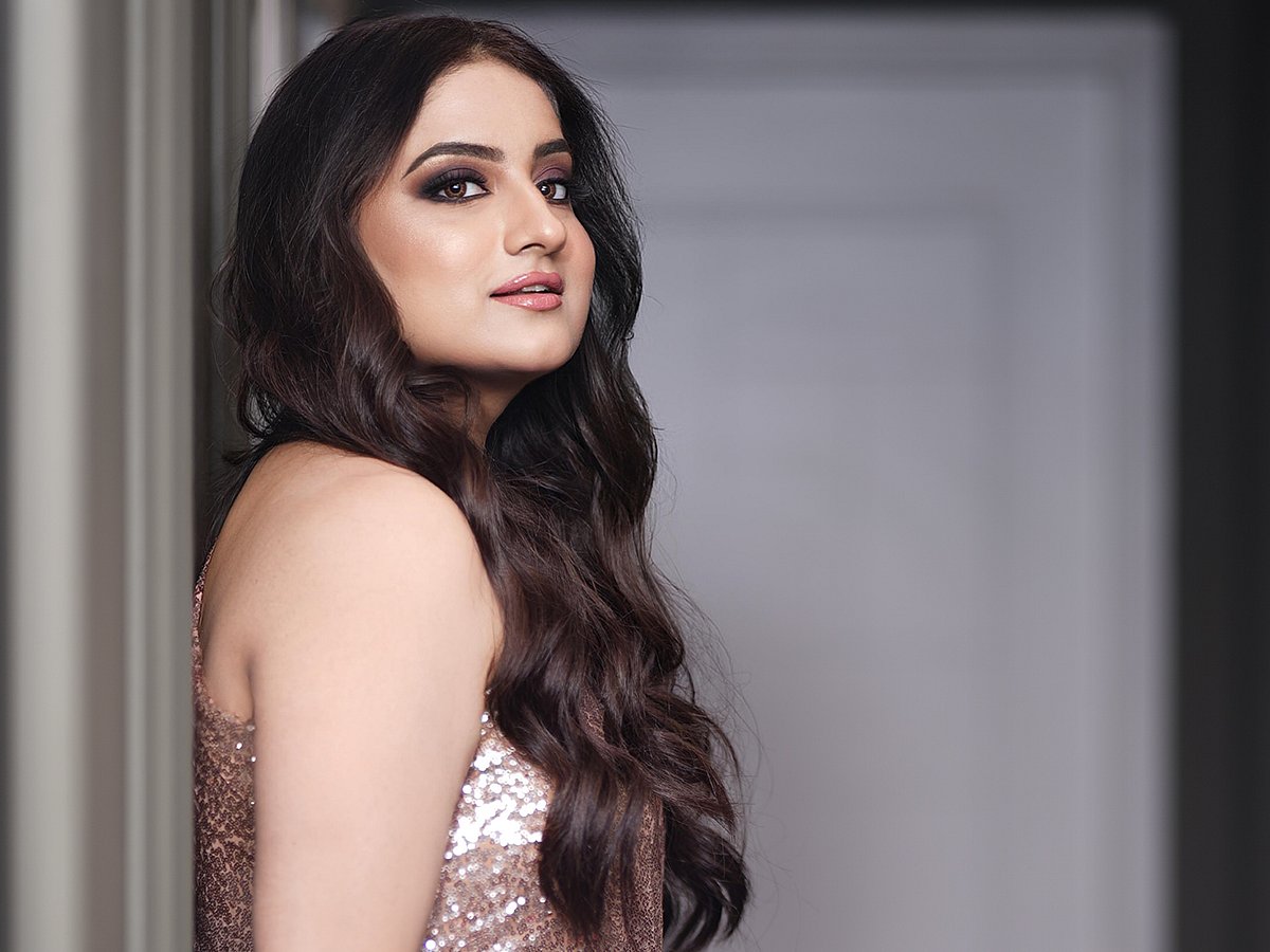 "The love and support of my fans is my fuel," says RJ Sophiya Anjam