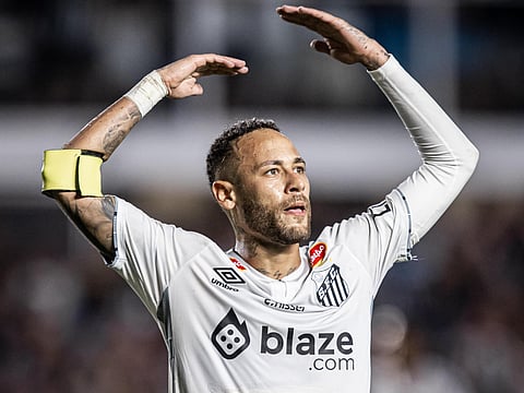 Neymar makes Santos comeback
