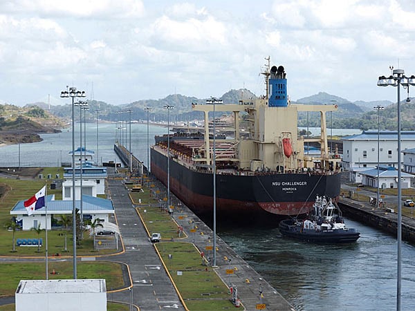 Panama waives fees for US government vessels
