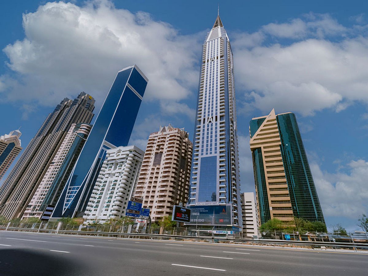 On Dubai's Sheikh Zayed Road, property buyers have a choice - ready and ...