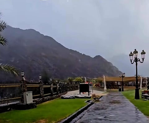 UAE weather alert: Rain continues to hit Fujairah and Khor Fakkan in ...