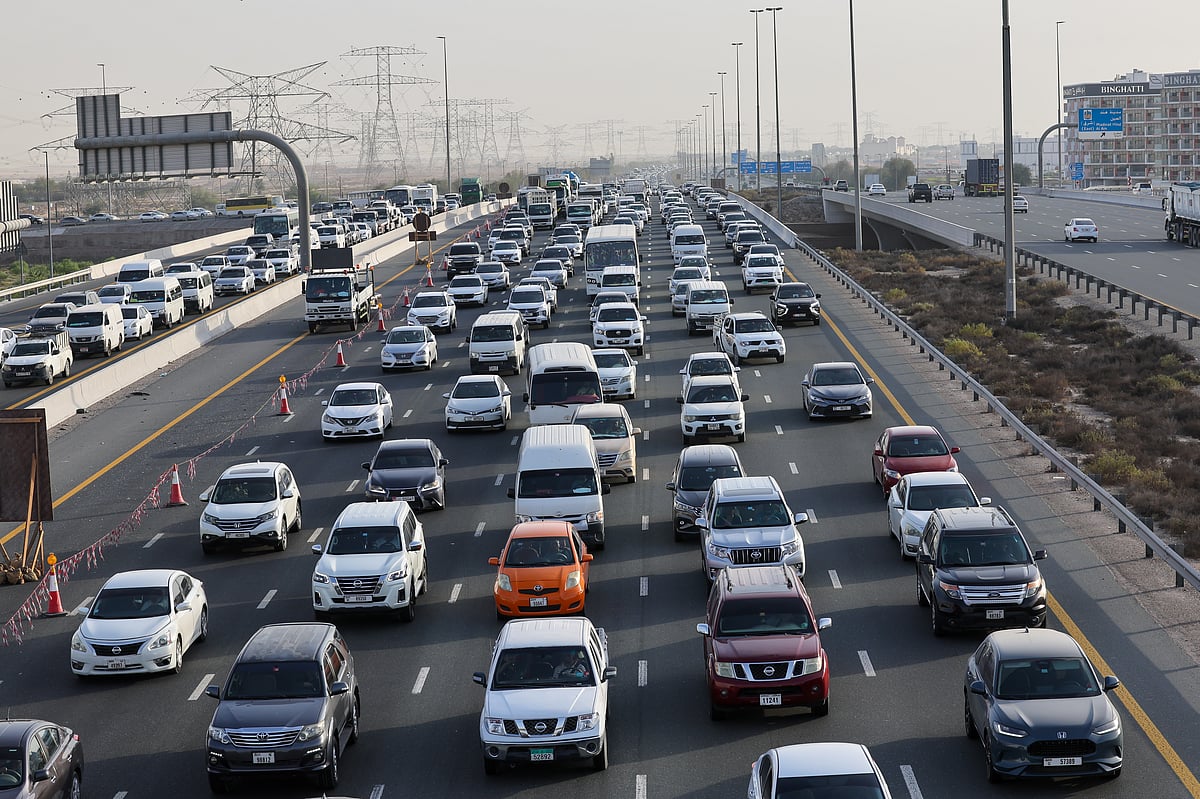 Heavy traffic on Dubai-Sharjah road: Accidents and roadworks cause ...