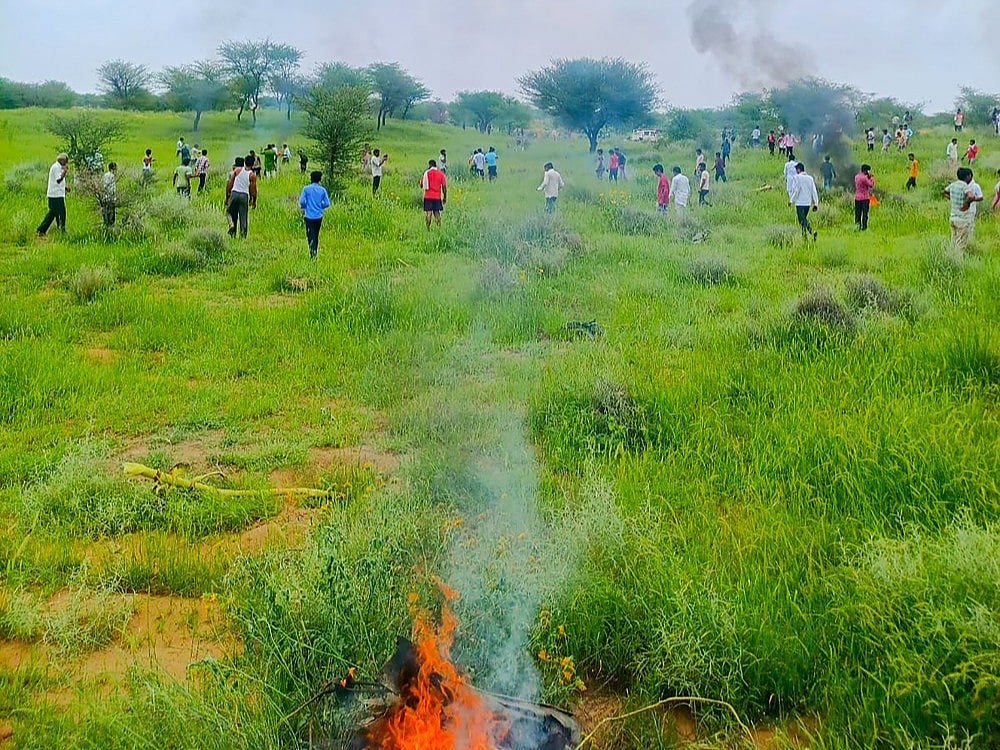 Indian Air Force plane crashes in Rajasthan