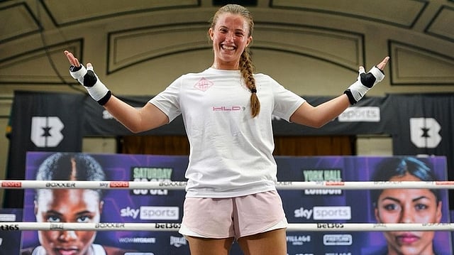 British rising boxing star Fran Hennessy is overwhelmed for 'love and ...
