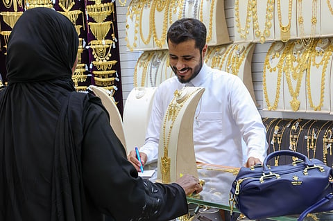 Gold price drops Dh5 in UAE: Shoppers see bigger declines in the coming ...