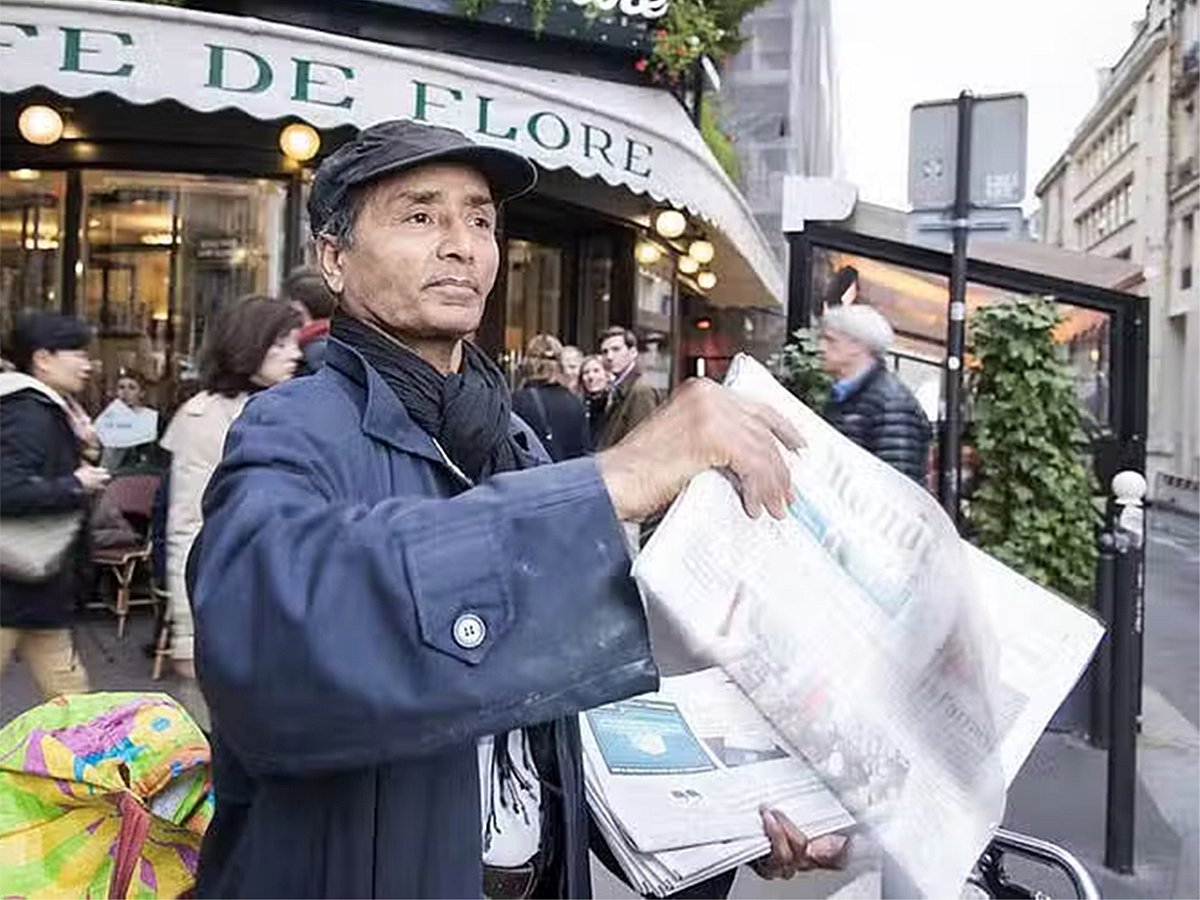 Meet France’s last newspaper seller who is from Pakistan