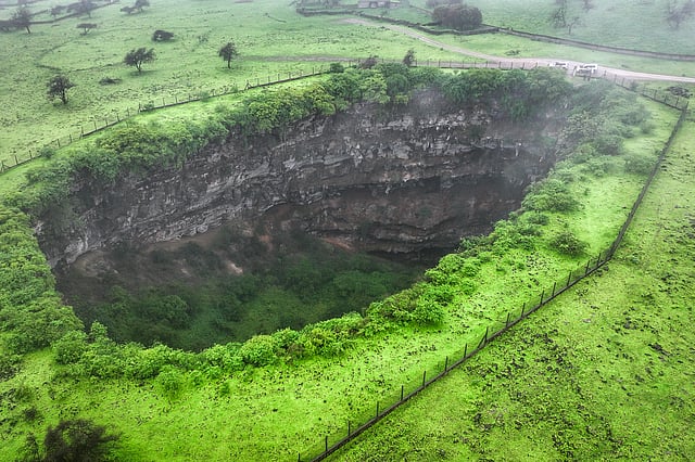 Oman’s giant sinkholes draw tourists — and safety concerns
