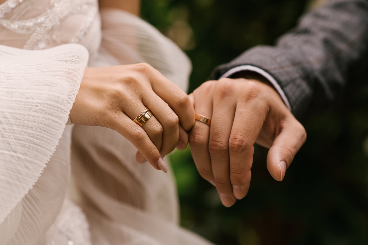 Hello, I love you: Courier’s bold line sparks marriage