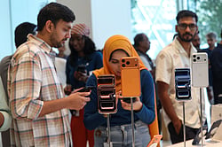iPhone 17, Pro Max, and Air UAE launch highlights: From cosmic orange ...