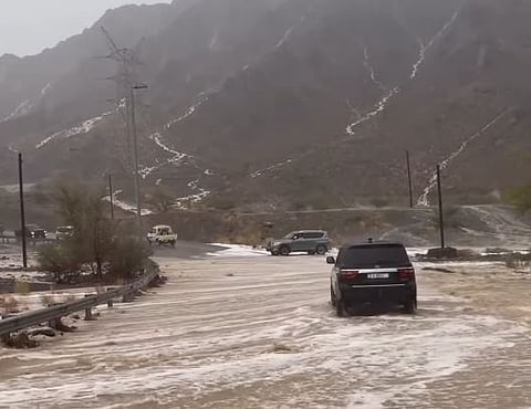 Unstable weather in UAE: NCM issues flash flood warnings due to heavy ...