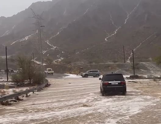 Heavy rain, hail, thunder and lightning in some parts of UAE; NCM ...
