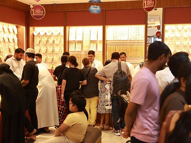 Dubai Gold Prices Drop Dh7 per Gram as Volatile Swings Leave UAE Buyers ...