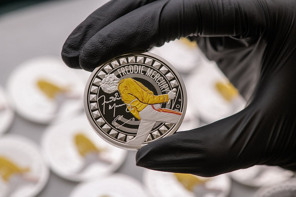 Freddie Mercury coin issued: Britain's special tribute to the Queen ...
