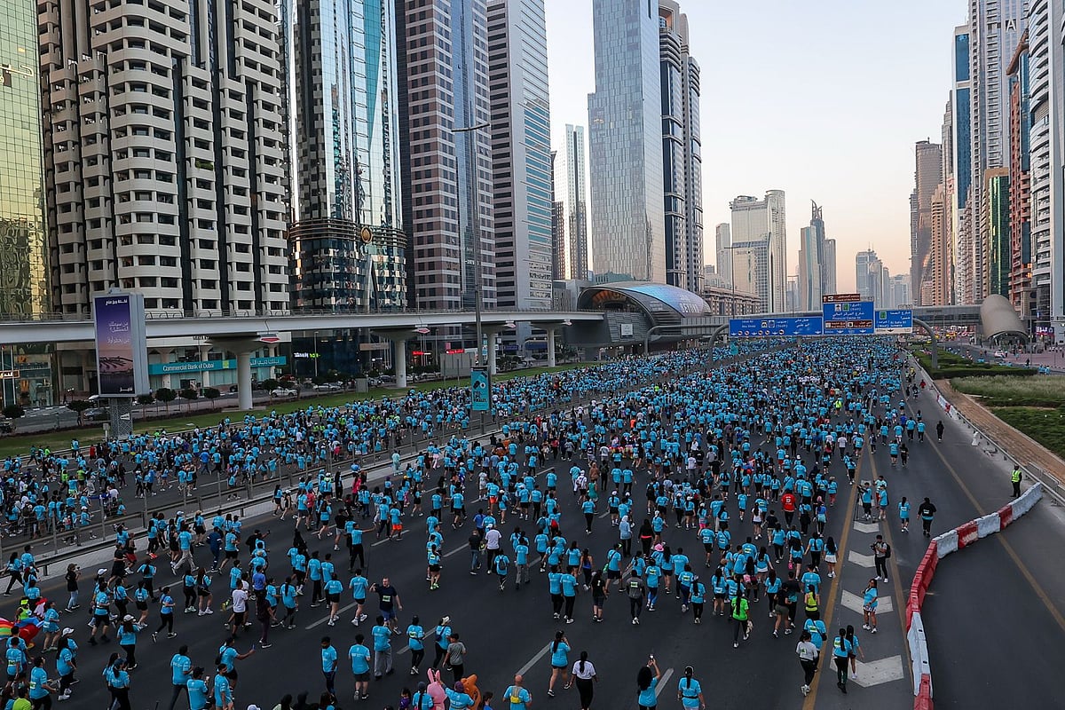 Dubai Run 2025 turns Sheikh Zayed Road into a sea of blue