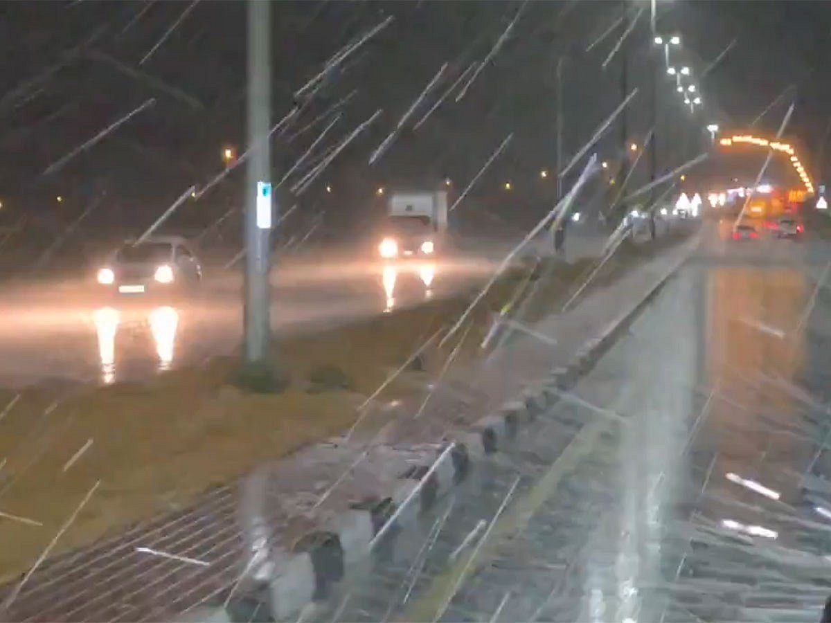 UAE weather update: Rain, strong Winds and rough seas to continue into ...