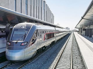 Abu Dhabi to get light rail, urban loop transport soon