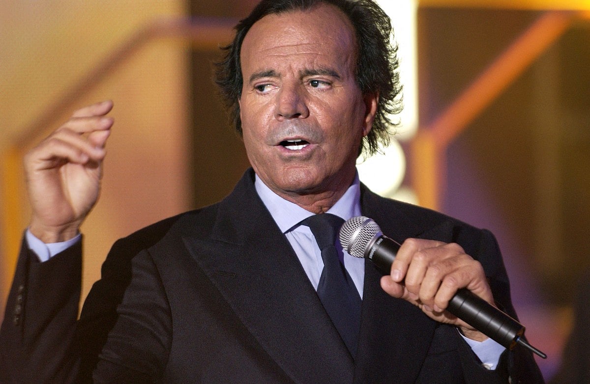 Public shock: Spanish singer Julio Iglesias prepares defence against ...