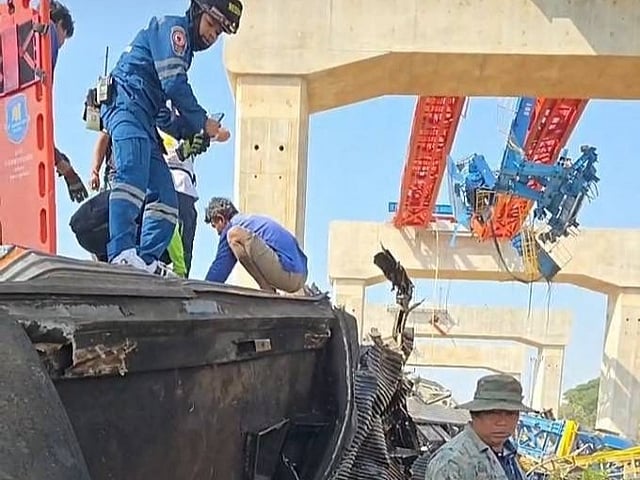 Tragic Crane Accident in Thailand: Train Derailment Claims 22 Lives
