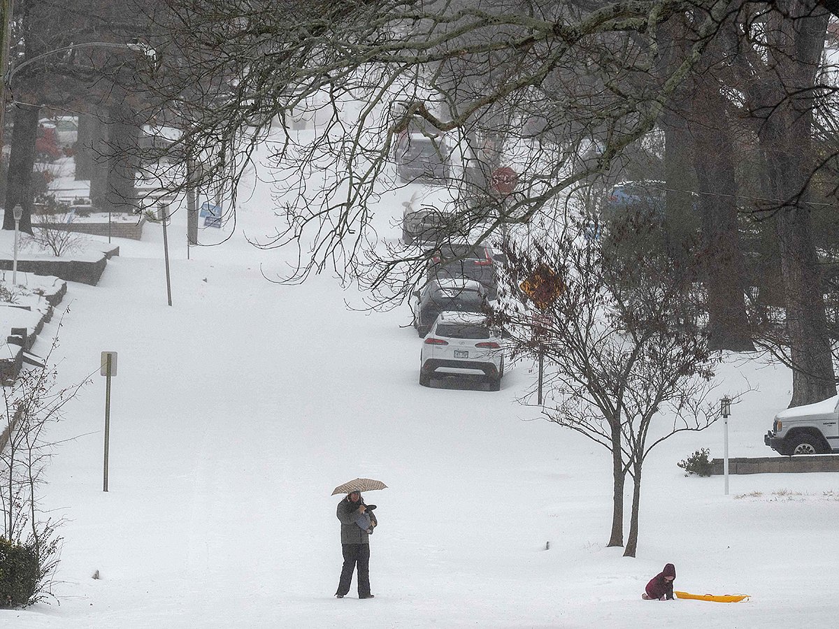 Massive Winter Storm Sweeps Across US: Snow, Ice, and Freezing Rain ...