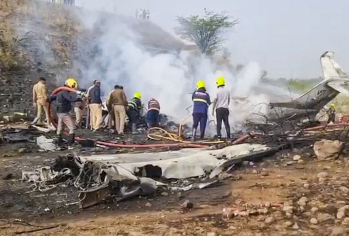 'It exploded before our eyes': Witnesses recall Ajit Pawar plane crash ...