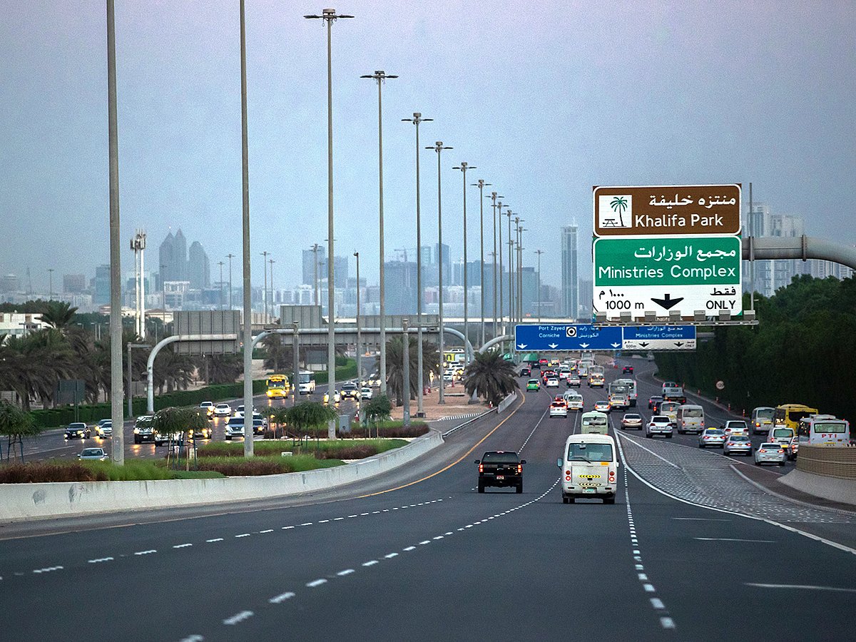 Abu Dhabi Updates Traffic Diversion Rules to Enhance Road Safety