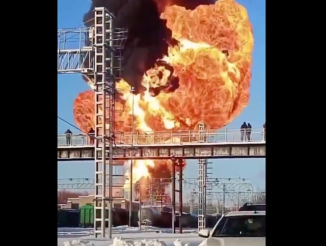 Explosion rocks Russia’s Tambov region after fuel train derails