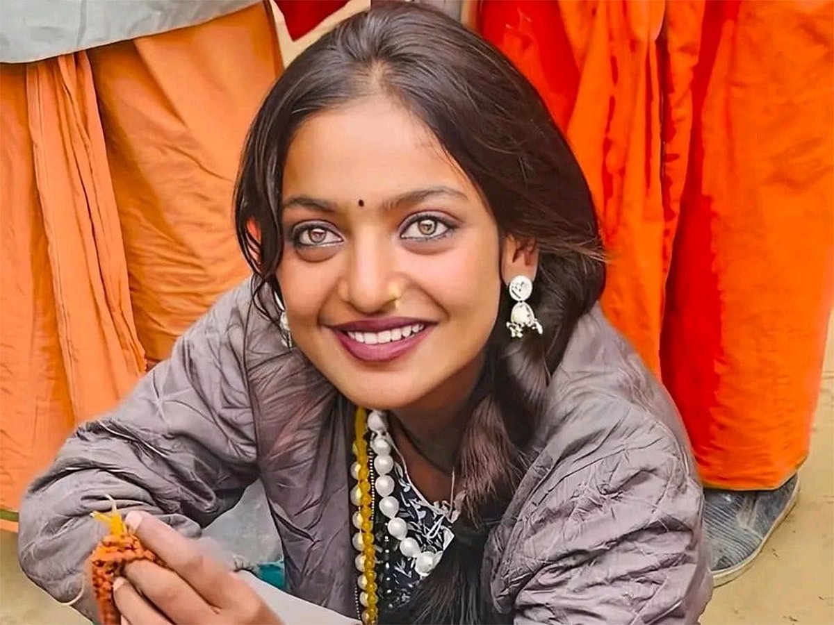 Viral Maha Kumbh Star Monalisa (Mona Lisa) Marries Amid Family Drama in ...