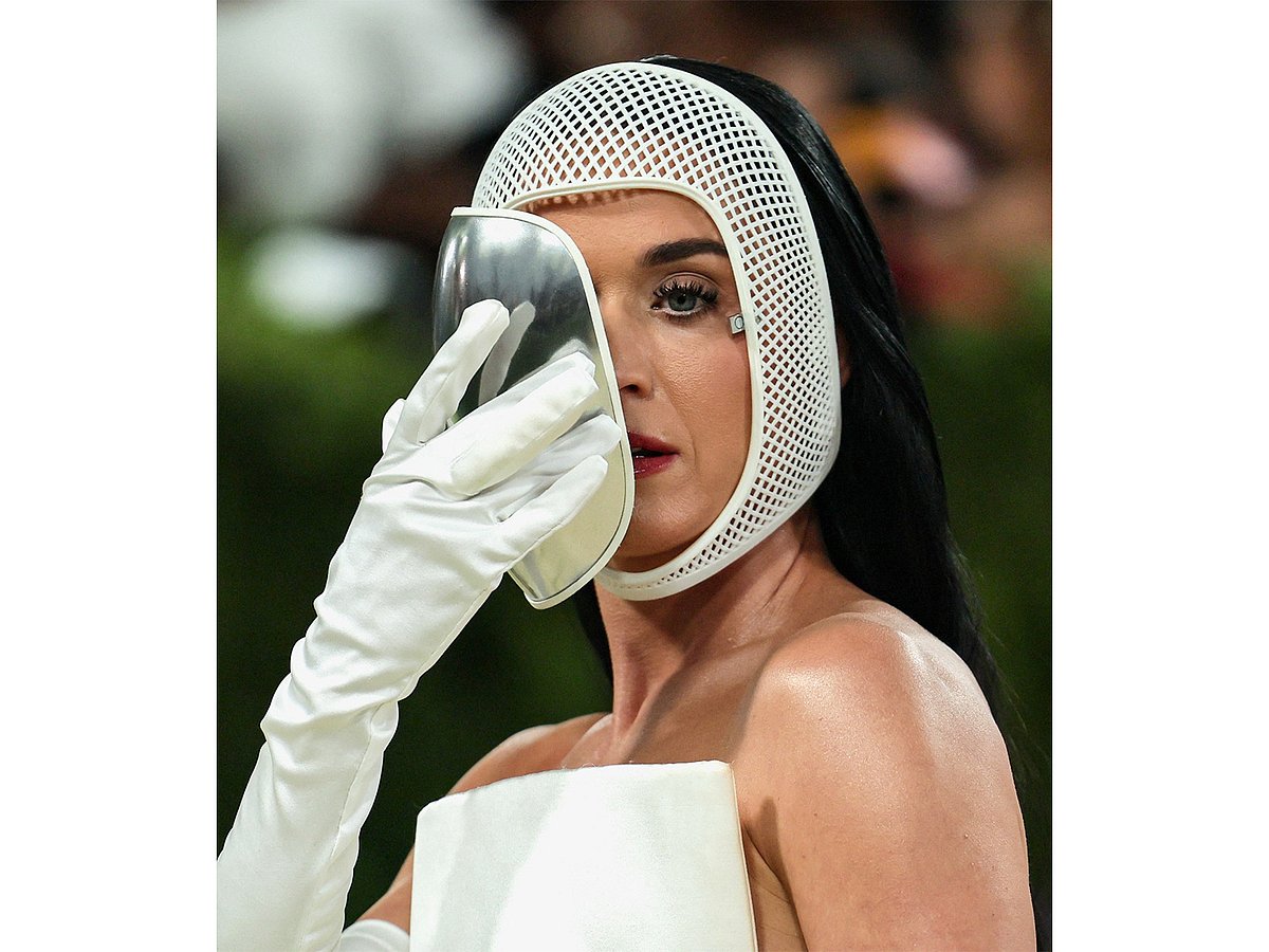 Met Gala 2026: Katy Perry goes ultra-mysterious in head-to-toe masked ...
