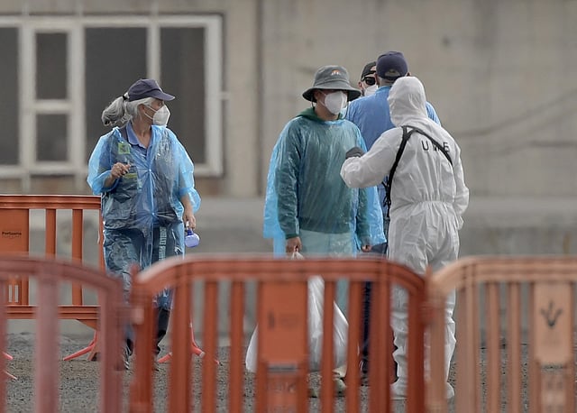 Plane with Hantavirus Evacuees Lands in Netherlands as Quarantine ...