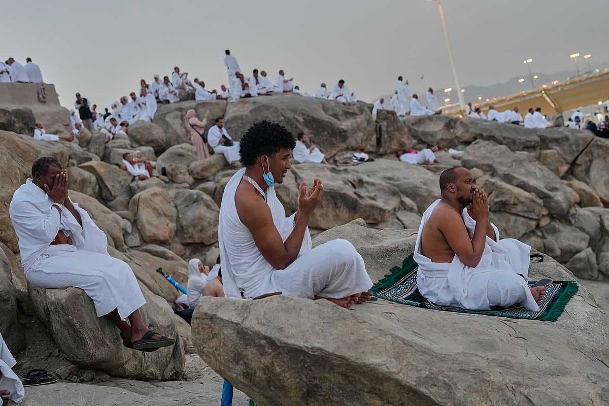 Eid Al Adha 2026 in Pictures: Hajj Pilgrims Pray at Mount Arafat in Mecca
