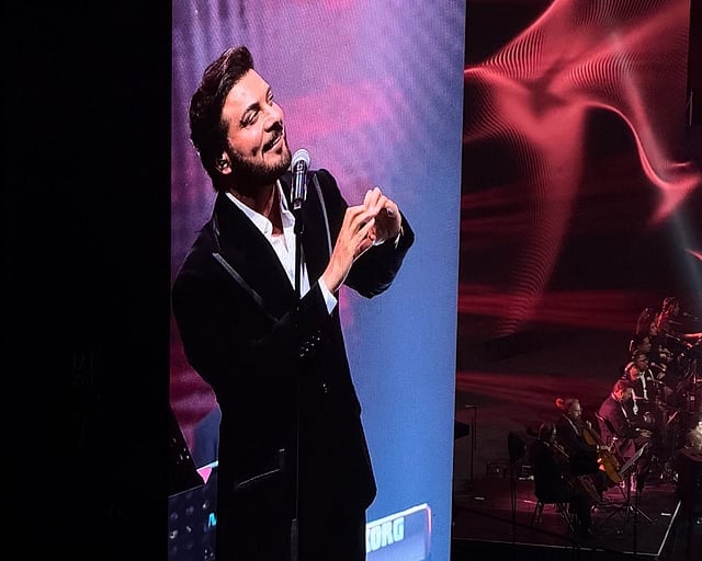 Majid Al Mohandis brings Coca-Cola Arena to life with emotional Dubai ...