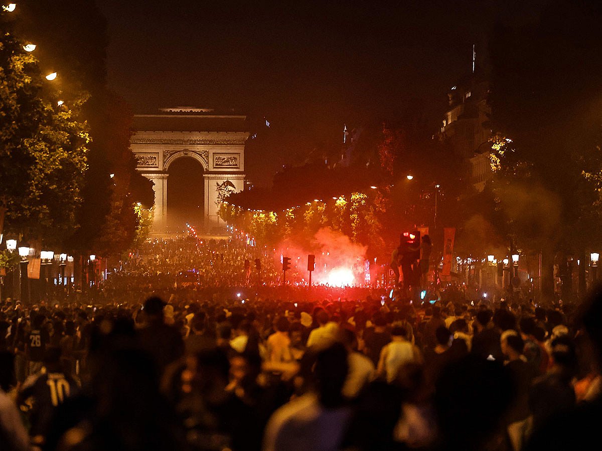 PSG win turns violent: More than 280 arrested in Paris