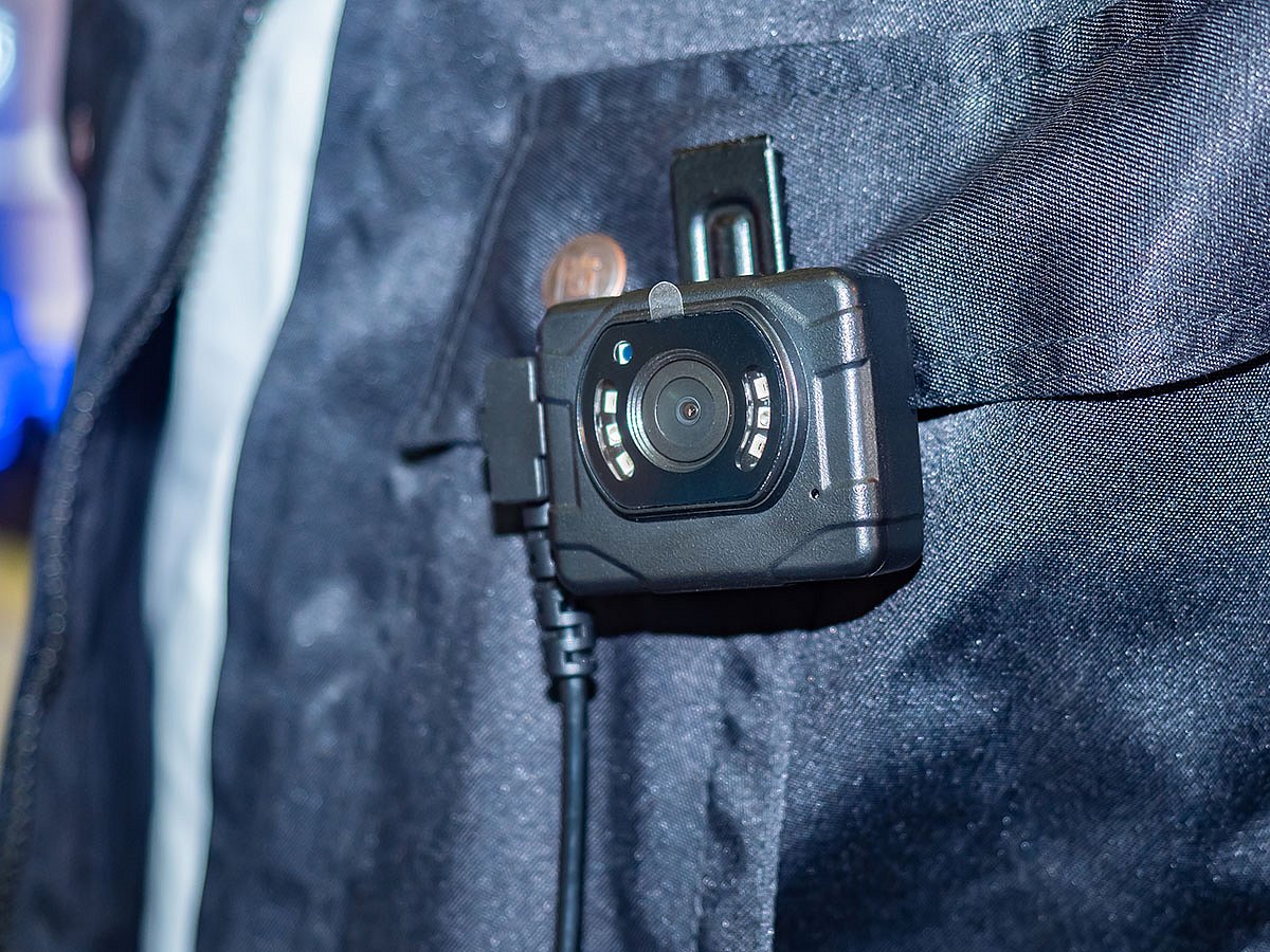 Sheikh Hamdan Issues Resolution Regulating Use of Cameras for ...