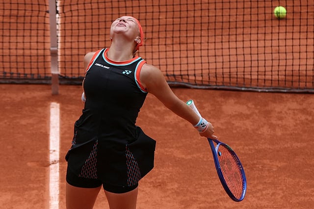 Sabalenka implodes as Shnaider books French Open semi with Chwalinska
